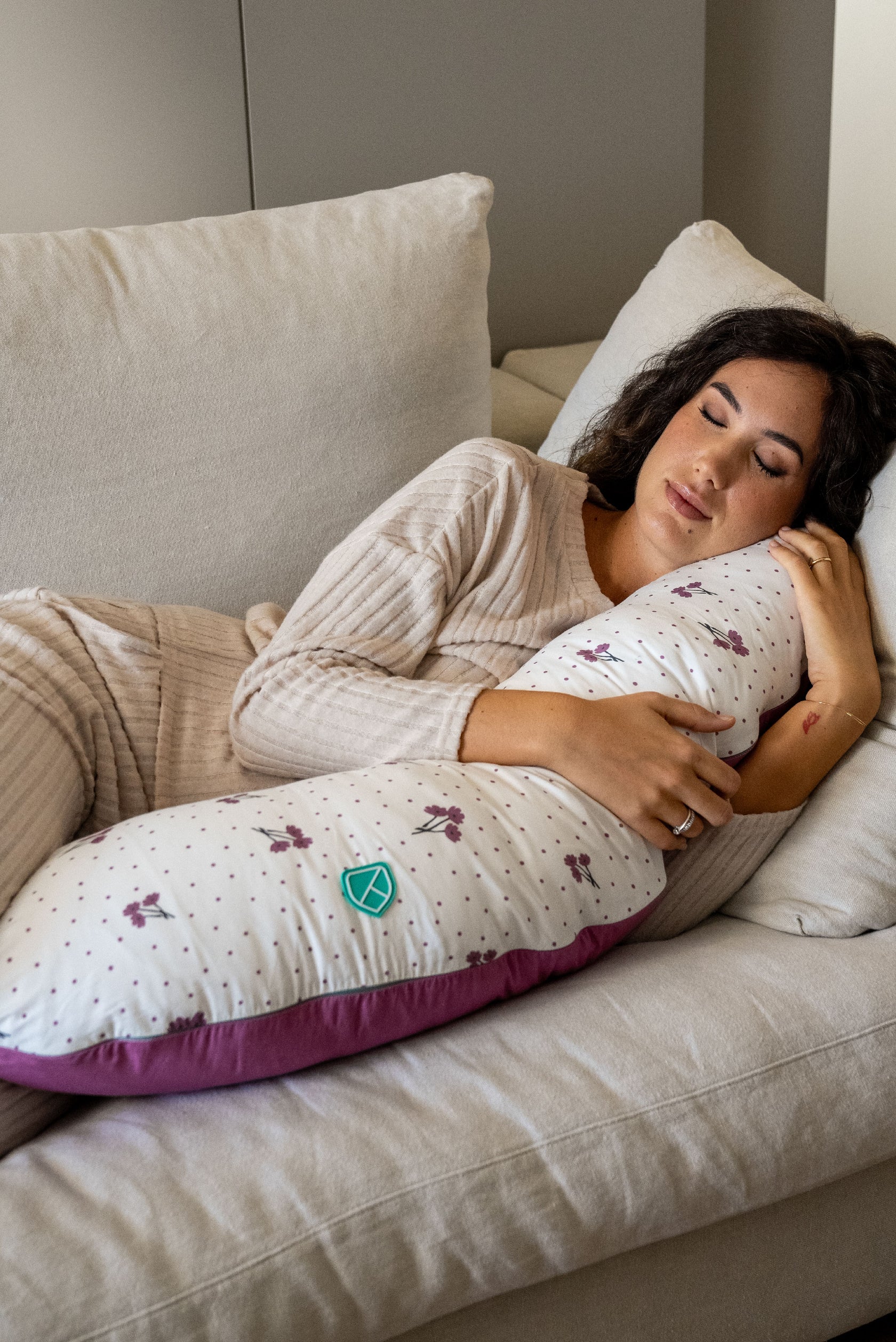 Koala Hugs: multi-functional pregnancy pillow for mum and baby ...
